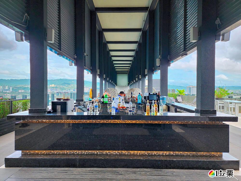 宿霧飯店》bai Hotel Cebu宿霧市區鬧中取靜,頂樓泳池露天酒吧 -bai飯店